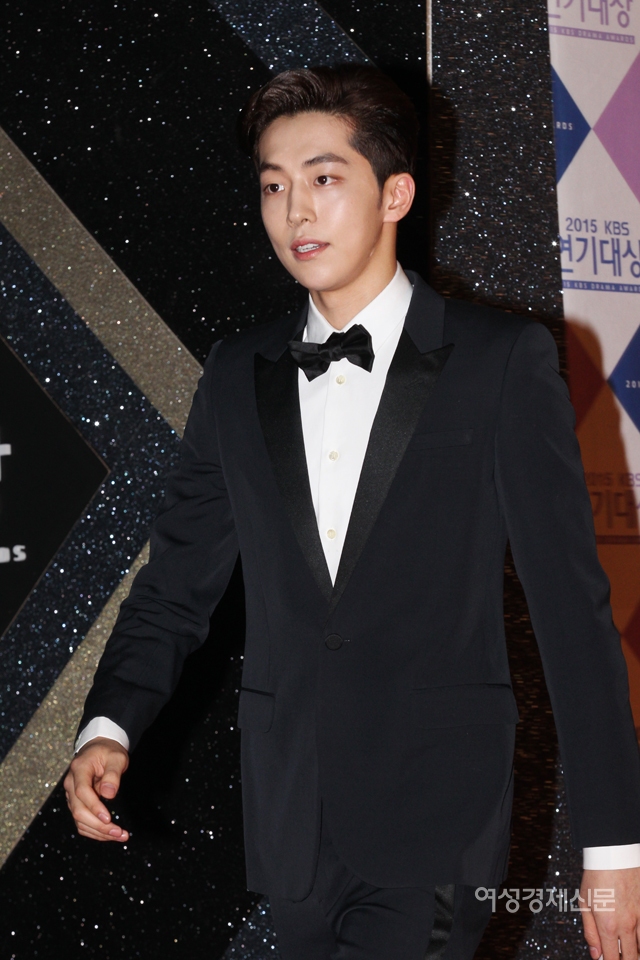 [2015 KBS 연기대상] 남주혁 '모델다운 몸매 비율~'